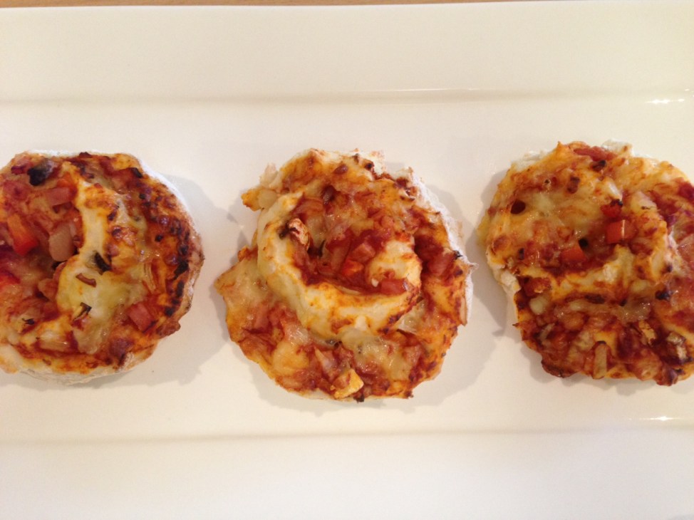 2 Ingredients Pizza Scrolls (well, almost) | foodthatserves